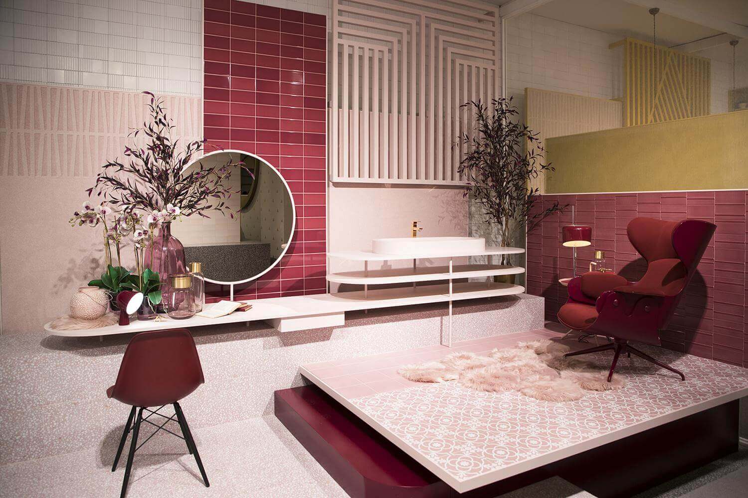 Керамическая плитка розового цвета